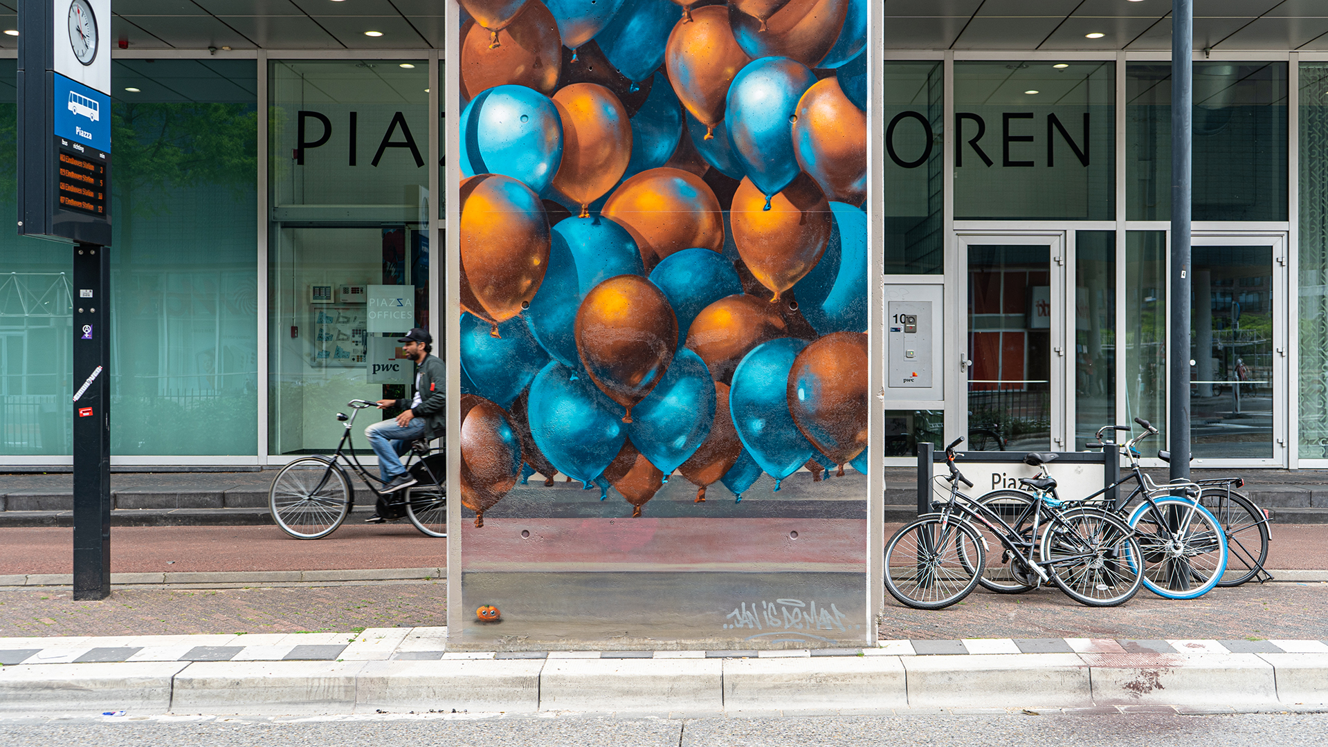 Walls with Paint: Balloon Party | This is Eindhoven