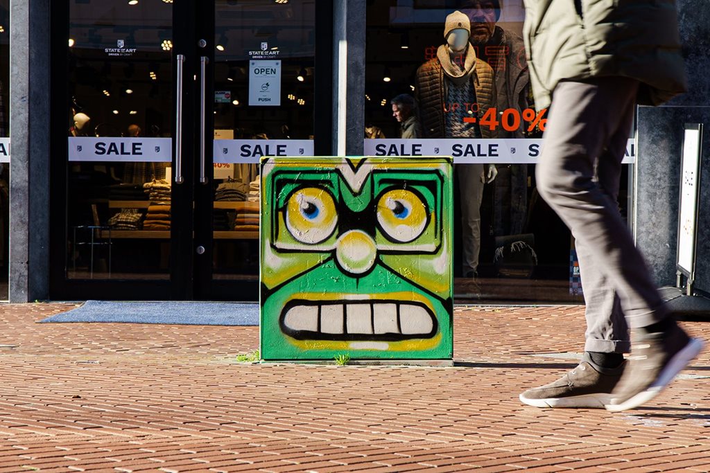 Walls with Paint: Mysterious machines | This is Eindhoven